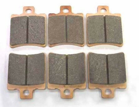 ■商品概要キャリパータイプ：ベルリンガー製6POT旧型(6パッド)仕様：6POT加工［有／無］：無推奨用途：ロード用素材：シンタードメタル■詳細説明1ピストン1パッドキャリパー用です。1キャリパー2パッド用は品番「P034-3347(110...