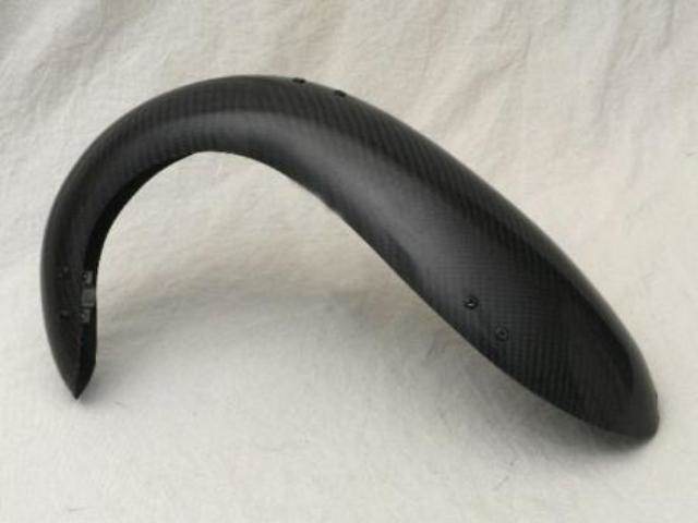 ■詳細説明エキゾーストパイプの熱から体やウエアを守るプロテクターです。スタイリッシュで軽量なカーボン製なので、ドレスアップパーツとしてもお勧めです。■適合車種WRE125&ensp;WRE125 年式: 03-08FMS125 カーボン製&...