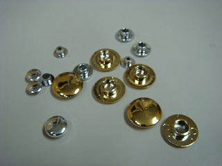 ■商品概要ヘックスボルト用【サイズ】M10キャップボルト用(レンチ穴8mm用)差し込み径：8mm5個入■詳細説明キャップボルトのヘッドキャップです。キャップ穴に差し込むだけで簡単に装着出来ます。盗難防止、抑制にも役立ちます。■注意点※装着例...