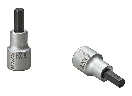 ■商品概要サイズ：HX8mm差込角サイズ：1／2(12.7mm)ソケット外寸：直径＝22mm 長さ＝55mm重量：59g【素材／材質】クロムバナジウム鋼表面仕上：下地に二層のニッケルクローム／最終仕上げはマットクローム【仕様】レーザーマーキ...