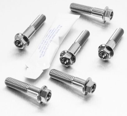 ■商品概要素材：チタン製品タイプ：ヨーク／バー重さ：60.15g入数：6穴あけ加工：なし■詳細説明チタン トップ＆ボトム トリプルクランプボルトキット カッパーグリースを含むキット。これらはフォークtoヨーク クランプボルトです。提供される...