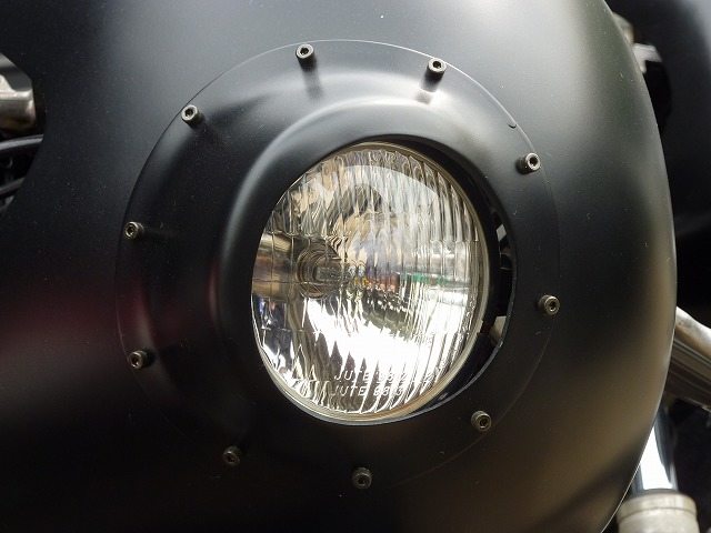 ■商品概要材質：FRP■詳細説明AN-BU製フルカウル・ロケットカウルのライトケースです。ボルト穴はあいていません。■適合車種&ensp;&ensp;&ensp;備考: 汎用