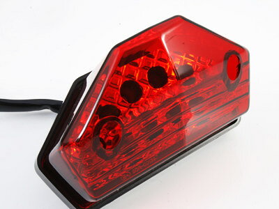 ■商品概要カラー：レッドレンズ■詳細説明汎用LEDテール 【STARTECH】 レッドレンズ【点灯箇所】■尾灯・・ 綺麗なレッドに発色■ブレーキランプ・・綺麗なレッドに発色【サイズ】■奥行き60mm■横幅100mm■厚み53m■コード280...