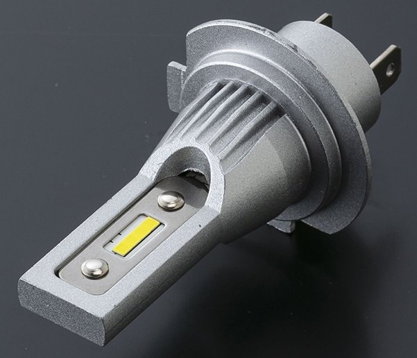 ■商品概要ジュエルLEDヘッドバルブ RCタイプ：H7全光束：1400lm色温度：6000K動作電圧DC12V車検対応防水・防塵国産車専用メーカー保証：2年■詳細説明純正ハロゲンバルブ同等形状のため、ハロゲンバルブと同じ感覚で交換することが...