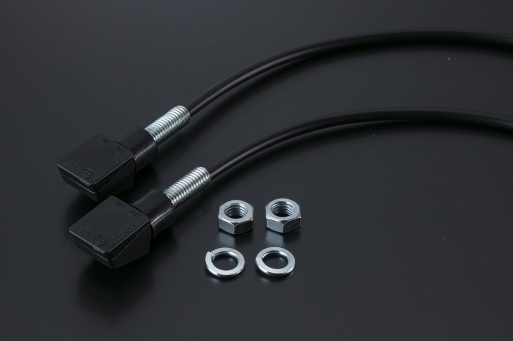 ■商品概要LED数：片側2個取付部：M8×1.25P定格：12V／2W(1個)付属：ナット、ワッシャー端子【仕様】・スモークレンズ・保安基準適合(Eマーク取得済)・メーカー保証：1年【セット内容】・LEDウインカーユニット2個・取り付けキッ...