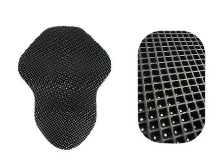 ■商品概要【カラー】ブラック【仕様】2016SSモデル■詳細説明従来のプロテクターよりも通気性のよいプロテクターです。■注意点※対応モデルでない(パッド装着用の袋が付いていない)場合は装着できませんのでご注意ください。