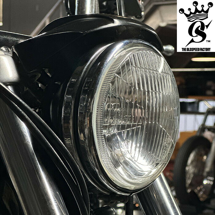 ■商品概要【付属品内容】レンズASSYバルブ後方の保護のゴムバルブソケット■詳細説明スポーツスターの純正ヘッドライトの、レンズの角ばった感じが嫌いでした。正面がドーム状に丸みを帯びた、OLD STYLEのレンズです。横から見た画像が一番分か...