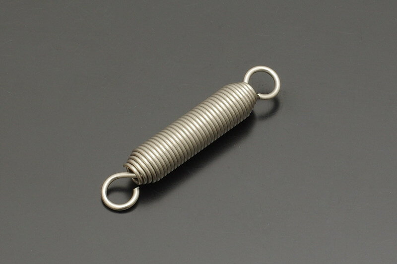 ■商品概要【素材】ステンレス製■詳細説明STDキャブレターの重たいスロットルの動きが驚くほど軽くなります。#2、#3間に縦にスプリングが装着されている後期型76-78年式のZ系、又はVM29Φキャブレターに装着可能です。防錆性に優れるステン...