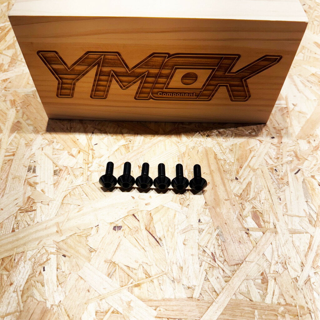■商品概要【仕様】フロント【サイズ】M6×20mm P1.0【使用素材】64チタン［6AL／4V(TC4)チタン合金(グレード5)］【カラー】ブラック【本数】1セット／6本■詳細説明ヤマハ車向けフロントディスクブレーキ固定用のチタンディスク...