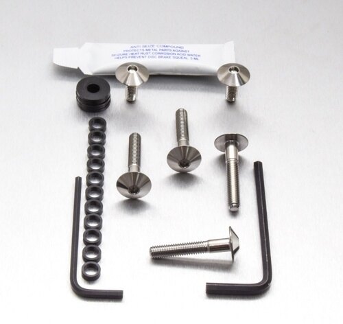 ■商品概要素材：ステンレス製品タイプ：ボディーワーク／フェアリング重さ：64.52g入数：6穴あけ加工：なし■詳細説明フロントマッドガード、ベリーパン、シートユニットおよびノーズコーン等、サイドフェアリング上に見える固定具を交換するボルトで...