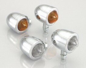 ■商品概要タイプ：M10ボルト(S)／クリア／ダブル球用素材：スチール製クロームメッキ仕上げ入数：2ヶ1セット■詳細説明汎用のウインカーです。カスタムスタイルに合わせて、各種取り揃えています。■注意点※ウインカーセットにはウインカー球は付属...