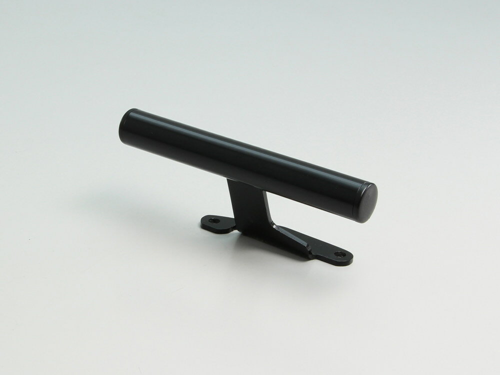 ■商品概要カラー：ブラックサイズ：バー外径Φ22.2mm・長さ155mm■詳細説明メーター取付け位置に取付。樹脂キャップ付。バークランプ式のモバイル＆ドリンクホルダー等の取付に便利。スマホや ETC 等のバークランプ式ホルダーの取付けに便利...