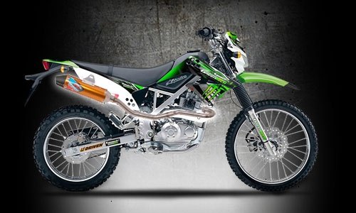 ■商品概要材質：ステンレスパイプ パワーボムシステムなし／ アルミサイレンサー■詳細説明SX Series is designed for adventure， grasstrack and cityriding(DTracker) tha...