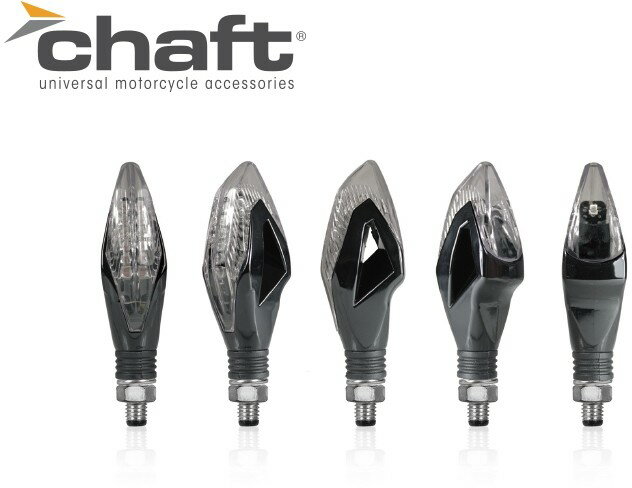 ■商品概要レンズカラー：スモーク内容：ウインカー本体 (左右セット)ボルトサイズ：M8規格：Eマーク、50R 刻印車検対応■詳細説明chaft (チャフト) のウインカーはフランスでデザイン、設計されており機能とスタイルに優れたLEDウイン...