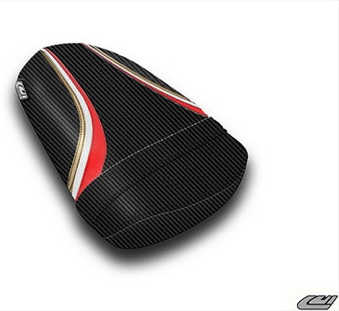 ■商品概要■Lucky Strike (ラッキー ストライク)【カラー】CFブラック／CFレッド／ホワイト／ディープゴールド■詳細説明熟練のシートデザイナーによる素材にこだわったデザイン、カナダのシート職人によるハンドメイドのクオリティ！愛...