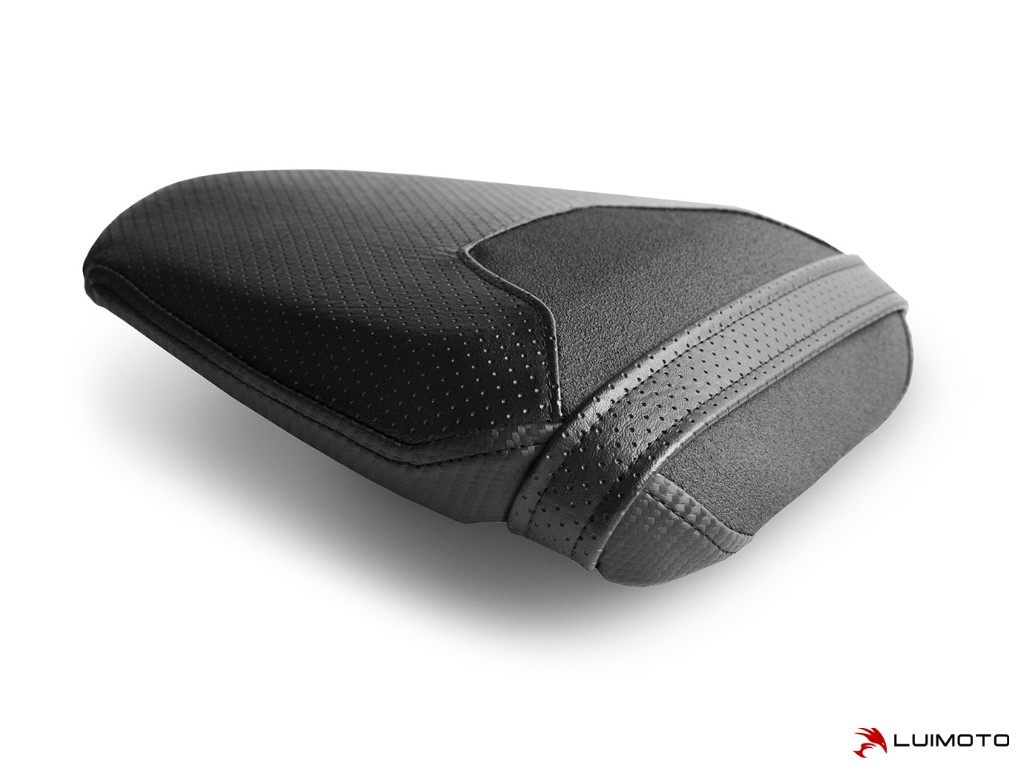 ■商品概要タイプ：Sportカラー：TEC-GRIP／ブラック■詳細説明LUIMOTO(ルイモト)はオートバイ用のシートカバーを製造しているカナダのパーツメーカーです。オートバイの形状やスタイルに合わせ熟練のデザイナーによりデザインされてお...