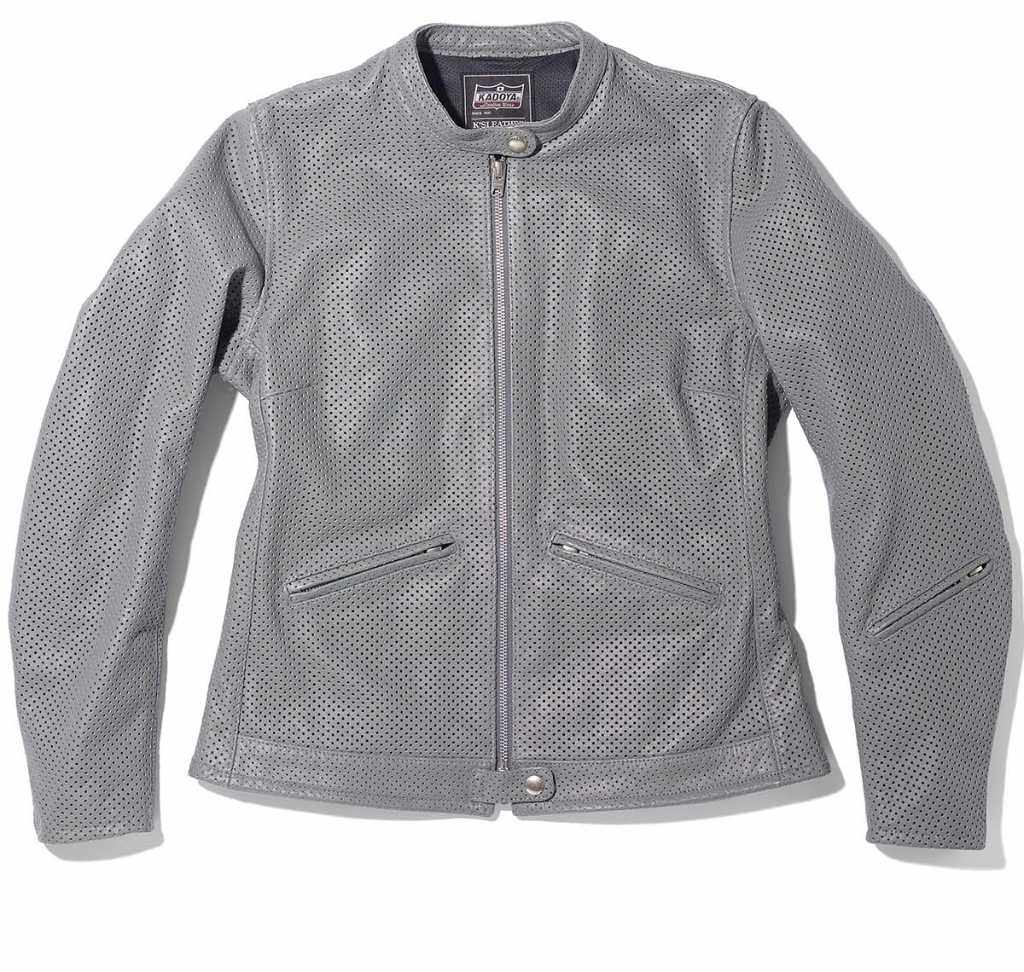 ■商品概要■レディース■カラー：グレー■素材表：パンチングレザー(牛革)裏：ポリエステルメッシュ■詳細説明ファスナーおよびドットボタンには刻印が入ったKADOYAオリジナル品を採用。ウェストには両玉縁のファスナーポケットを配置。左袖にはファ...