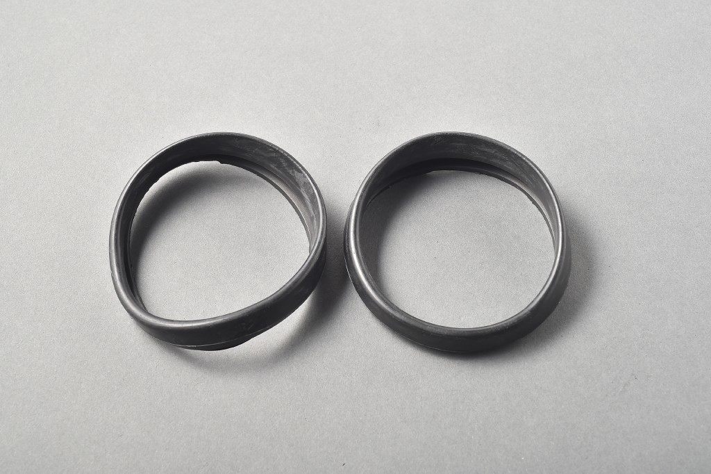 ■商品概要入数：2個■詳細説明バイザー風のラバートリムはマッハ系メーターの特徴を最大限にアピールします。外観はオリジナルと同様に、上部から下部にかけて絶妙なラインでアールをつなぎ合わせたスムースな仕上がり。■注意点※掲載写真はイメージとなり...