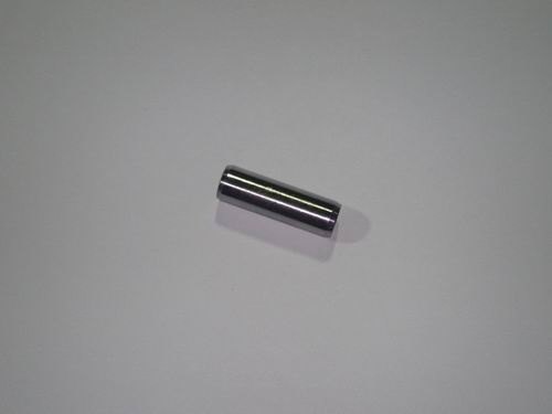 ■商品概要90701-425-000ノックピン：8x26■詳細説明ホンダ廃盤パーツの復刻品です。カムホルダーを固定する時に使うノックピンの中の、タコメーター取り出し口のホルダーに一本だけある長いノックピン。■注意点※メーカー都合により商品の...