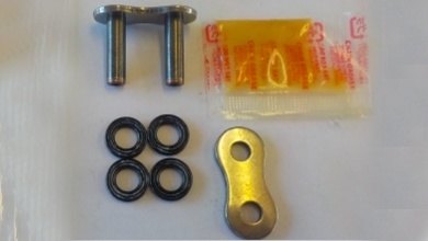 ■商品概要■適合チェーン：520MXZ5【タイプ】カシメジョイント■詳細説明ジョイントプレートはチェーン専用ツールを使用して圧入。ジョイントピン先端もチェーン専用ツールを使用して拡げる為、取付には必ずチェーン専用ツールが必要になります。取付...