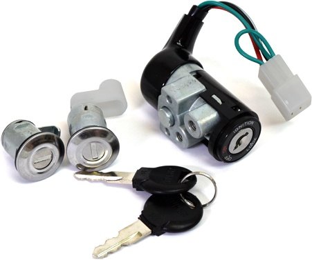 ■商品概要高品質キーシリンダーセットメインキーガソリンタンクシートロック■詳細説明台湾製の高品質なキーセットになります。こちらの商品は社外品ですが、純正並みの品質です。安い粗悪な中国製はすぐに壊れたり、鍵の精度が悪かったりしますがこの商品は...