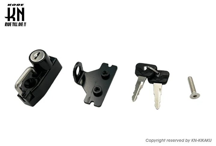 ■商品概要汎用ヘルメットホルダー【バックミラー部分／10mm専用】■詳細説明【特徴】■基本は10mmバックミラーに挟み込むタイプとなります。■汎用のため工夫次第ではいろんな箇所へ取付けできます。■注意点※メーカー都合により商品の仕様変更があ...