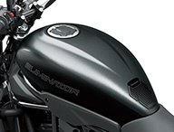 ■商品概要【メーカー品番】999942240【取付時間】0.1h旧品番：99994-1901■注意点※アクセサリーについては実際の色と異なる場合があります。※アクセサリー装着車の車体カラーは現行モデルと異なる場合があります。※アクセサリー装...