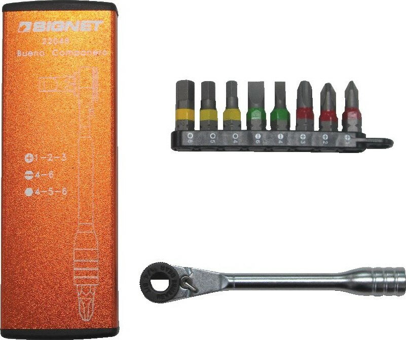 ■商品概要●ミニラチェット全長(mm)：93／ヘッド幅(mm)：15／ヘッド厚み(mm)：10／ギア数：52●ビット全長(mm)：25●ケースサイズ(mm)：119×40×15●ケースカラー：オレンジ【セット内容／付属品】・ミニラチェット・...