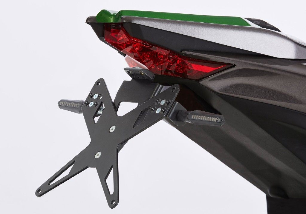 ■商品概要dimensions：190×175 mm (height×width license plate board)material：stainless steel／powder-coated aluminiumcolour：blac...