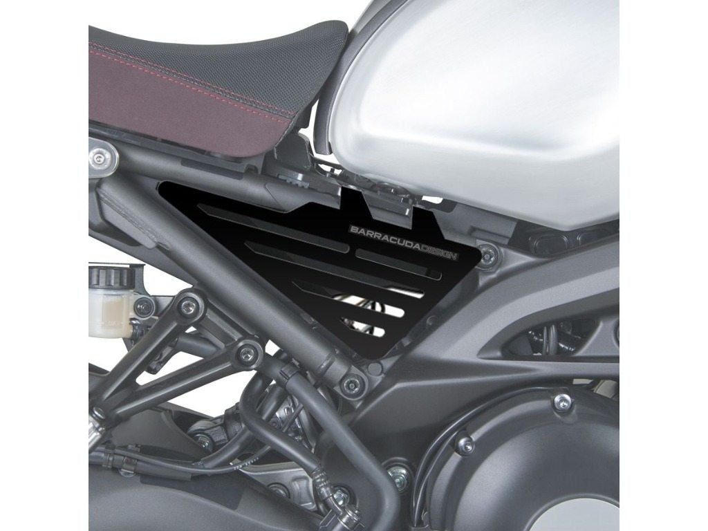 ■詳細説明side cover barracuda are in aluminum black and they aredevelopedspecially to complete the mt-09 2017 lines.they giv...