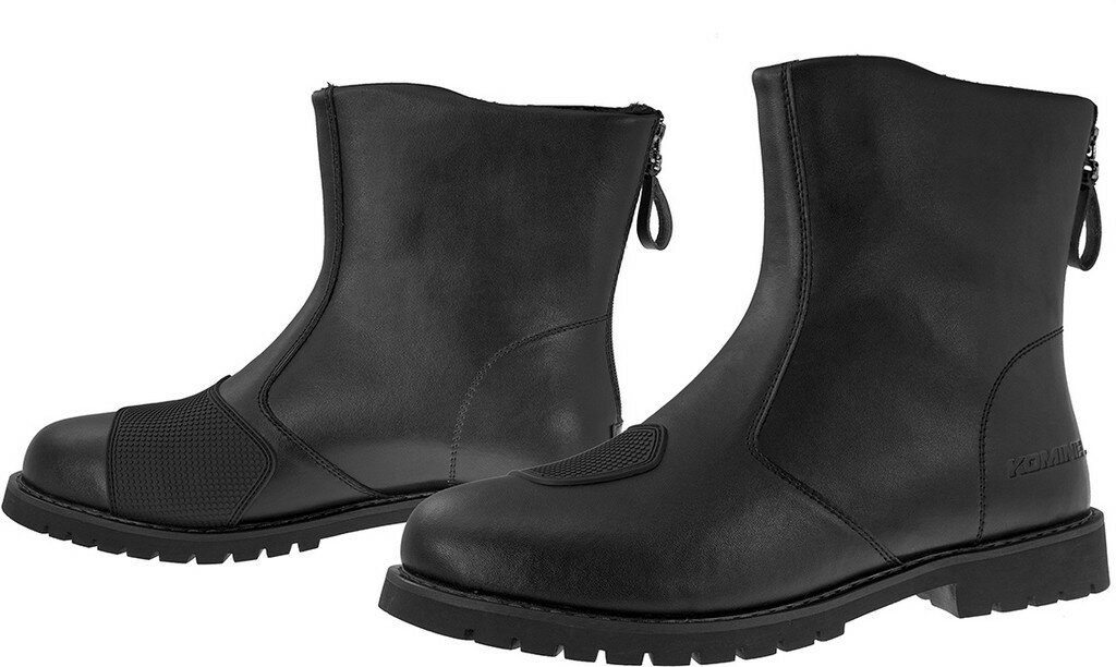 ■商品概要カラー：ブラックMATERIALS：PU leather・cow leather・polyester・rubber■詳細説明内装にボア素材を採用した保温性の高い牛革と合皮をコンビネーションしたバックジッパーブーツ。甲にはシフトパッ...