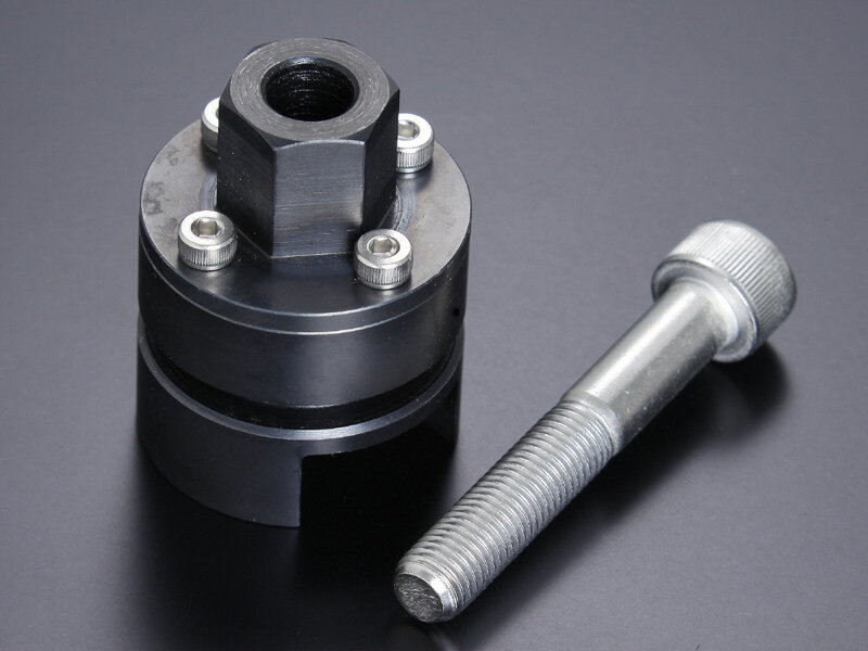 ■商品概要必要数：1個■詳細説明タイミングホイールを保持します。■注意点※本製品は、レース専用部品です。■適合車種GSX-R1000&ensp;GSX-R1000 年式: 01-21GSX-R600&ensp;GSX-R600 年式: 01...