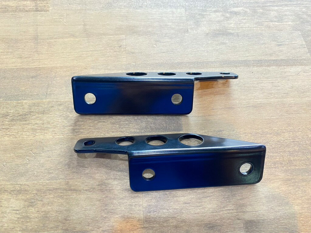 ■商品概要左右用2個1セット色：BLACK素材：鉄■詳細説明GT650用リアウインカーステーウインカーをコンパクトにスッキリ収めることができます。■注意点※ウインカーは付属しません。※画像には他の商品が含まれている場合があります。※メーカー...