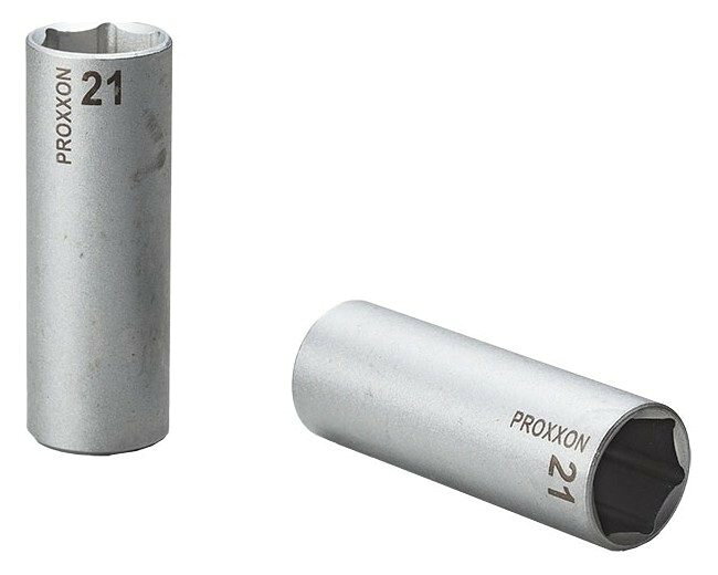 ■商品概要サイズ：21mm差込角サイズ：1／2(12.7mm)ソケット外寸：直径＝Φ28mm 長さ＝80mm重量：188g【素材／材質】クロムバナジウム鋼表面仕上：下地に二層のニッケルクローム／最終仕上げはマットクローム【仕様】レーザーマー...