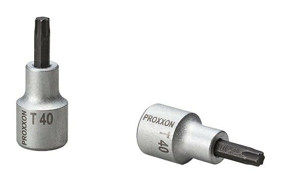 ■商品概要サイズ：T40差込角サイズ：1／2(12.7mm)ソケット外寸：直径＝22mm 長さ＝55mm重量：57g【素材／材質】クロムバナジウム鋼表面仕上：下地に二層のニッケルクローム／最終仕上げはマットクローム【仕様】レーザーマーキング...