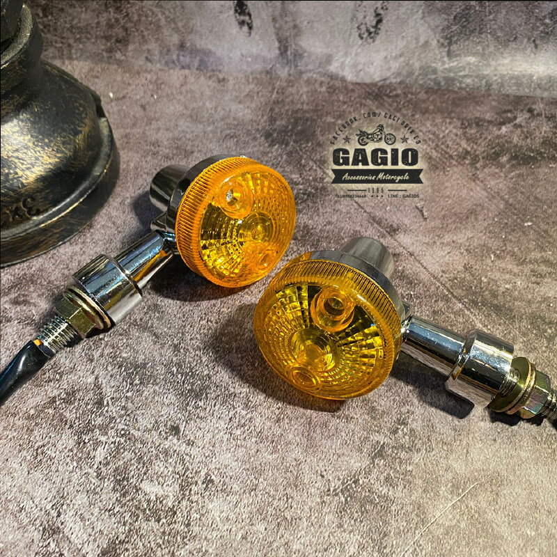 ■商品概要Color：Silver■詳細説明ABS turn signal light， silver lens， orange lens， suitableformotorcycle， vintage style， classic caf...