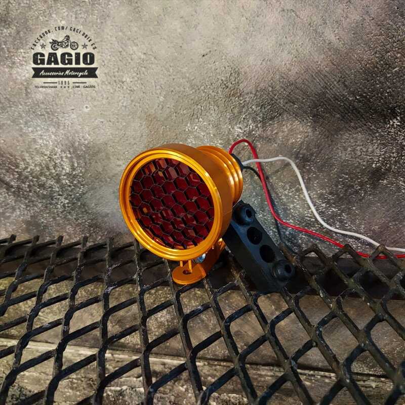■商品概要Color：Gold■詳細説明Golden CNC rear light Suitable for vintage style motorcycles，classic cafes， thrown cafes. Other HD n...