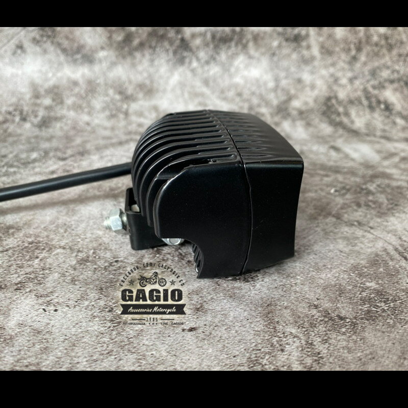 ■詳細説明Small rectangle spotlight Suitable for motorcycle， tuning linesandothers. Made from alloy， strong， durable， rainpro...