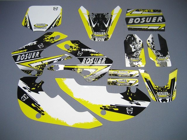 ■商品概要【付属品】・ハンドルバーパット用カバー■詳細説明BSE(ボスアー)のオリジナルグラフィックデカールキットです。ハンドルバーパット用カバーも付属して超リーズナブル！車体のイメチェンにはコイツが決め手ですね！■注意点※外装の状況によっ...