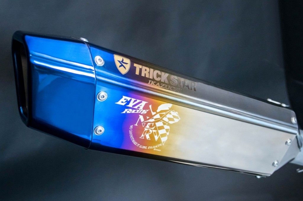 ■商品概要焼きチタン使用サイレンサーバンド付属【サイズ】・外径：120×100・全長：475mm・内径：Φ54・差込：Φ60.5【素材】・外筒：チタン・出口キャップ、外筒キャップ：チタン・パンチングパイプ：ステンレス■詳細説明IKAZUCH...