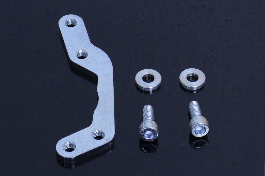 ■詳細説明Bracket，Front Brake，84 mm Brembo Conversion，Silver，GROM 2021-Thisisto fit the 84mm pitch Brembo caliper.Available o...