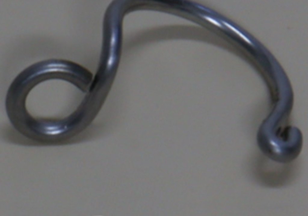 ■詳細説明Fuel Hose Clip，RC36-2，RC30 Style.Mounts to frame on leftside，inplace of the standard clip to provide clearance for ...