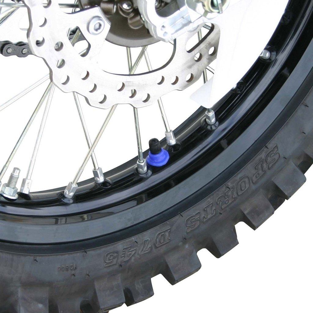 ■商品概要メーカー品番F7470(D58-06-001)F7471(D58-06-002)F7472(D58-06-003)F7473(D58-06-007)入数：2個■詳細説明エアバルブの根元に装着。チューブ口からの泥の進入を防ぎ、バルブ...