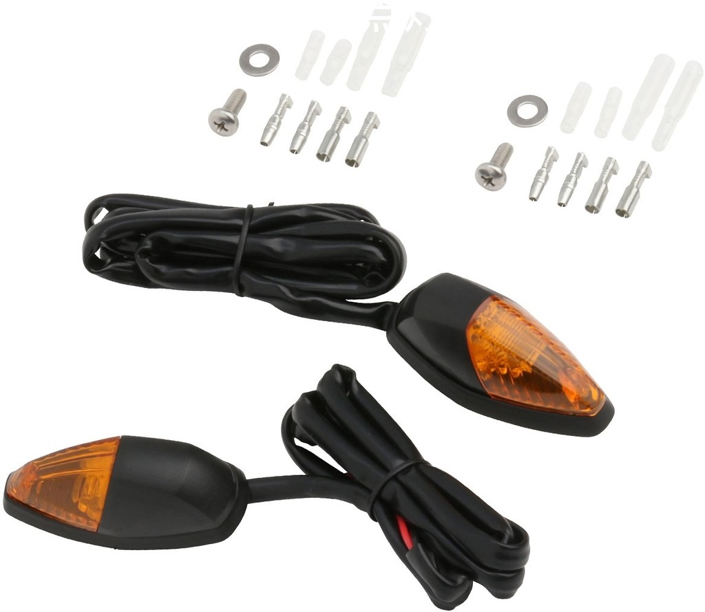 ■商品概要メーカー品番F5882(D45-58-618)F5881(D45-58-617)入数：左右2個セット12V車専用代表名：ウインカー/ウィンカー/方向指示器■詳細説明穴開け加工とスクリュービスによる確実取り付けタイプ。台座はソフトラ...