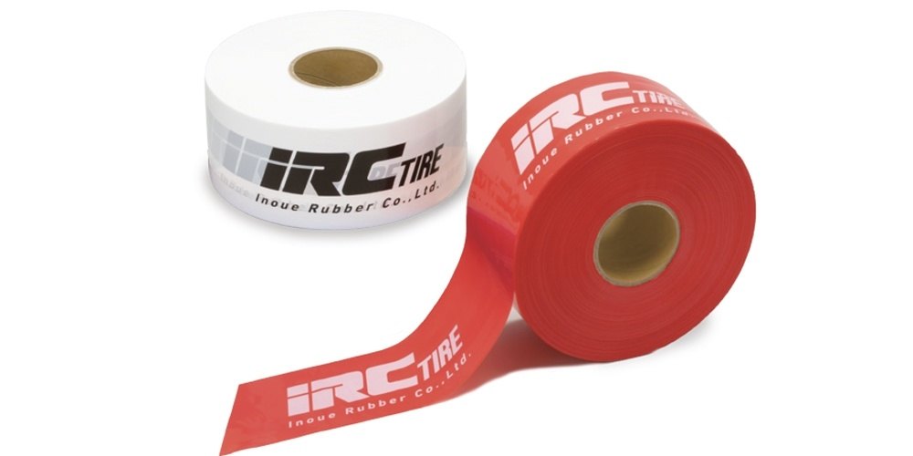 ■商品概要100mm幅×500m材質：ポリエチレン■注意点※画像は、カラー：白×赤の商品です。※メーカー都合により商品の仕様変更がある場合がございます。ご了承ください。