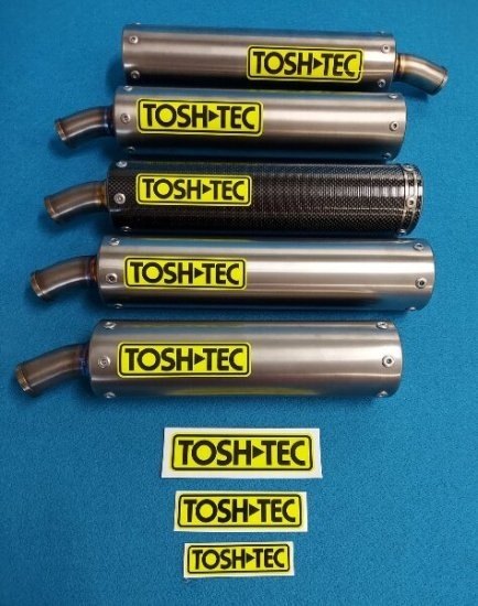 ■詳細説明鮮やかな蛍光黄色のカッティングシートにロゴ、耐光性クリア処理が施されたこのステッカーは、サイレンサーや様々なアイテムにおすすめです。■注意点※フルチタンソリッドサイレンサーの場合、約3000kmを超えると焼けてしまう可能性が有りま...