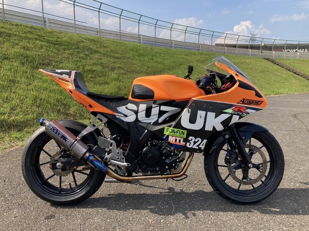 ■商品概要・チタンエキパイ：Φ31.8・チタンテールパイプ：Φ50.8・サイレンサー差し込み径：Φ52・チタンサイレンサー：TT-Formula mini L=300mm・エンドバッフル標準装着・重量： - kg(STD 4.23kg)・O...