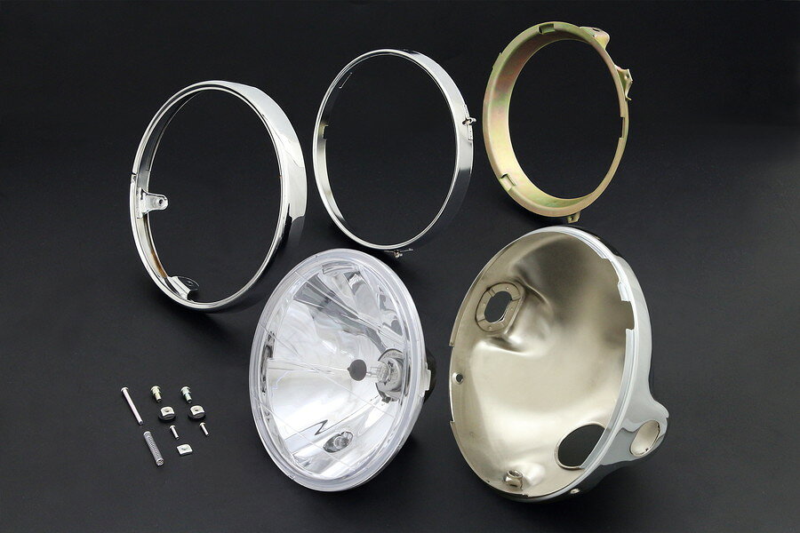 ■商品概要レンズカラー：クリアラウンドタイプ旧カワサキ系リム、メッキケース付付属品：12V(55/60W)H4バルブ車検対応■詳細説明●ヘッドランプ単体のデリバリーの他、高級感溢れるクロームメッキ仕上げのヘッドライトリム付キットとブラックペ...