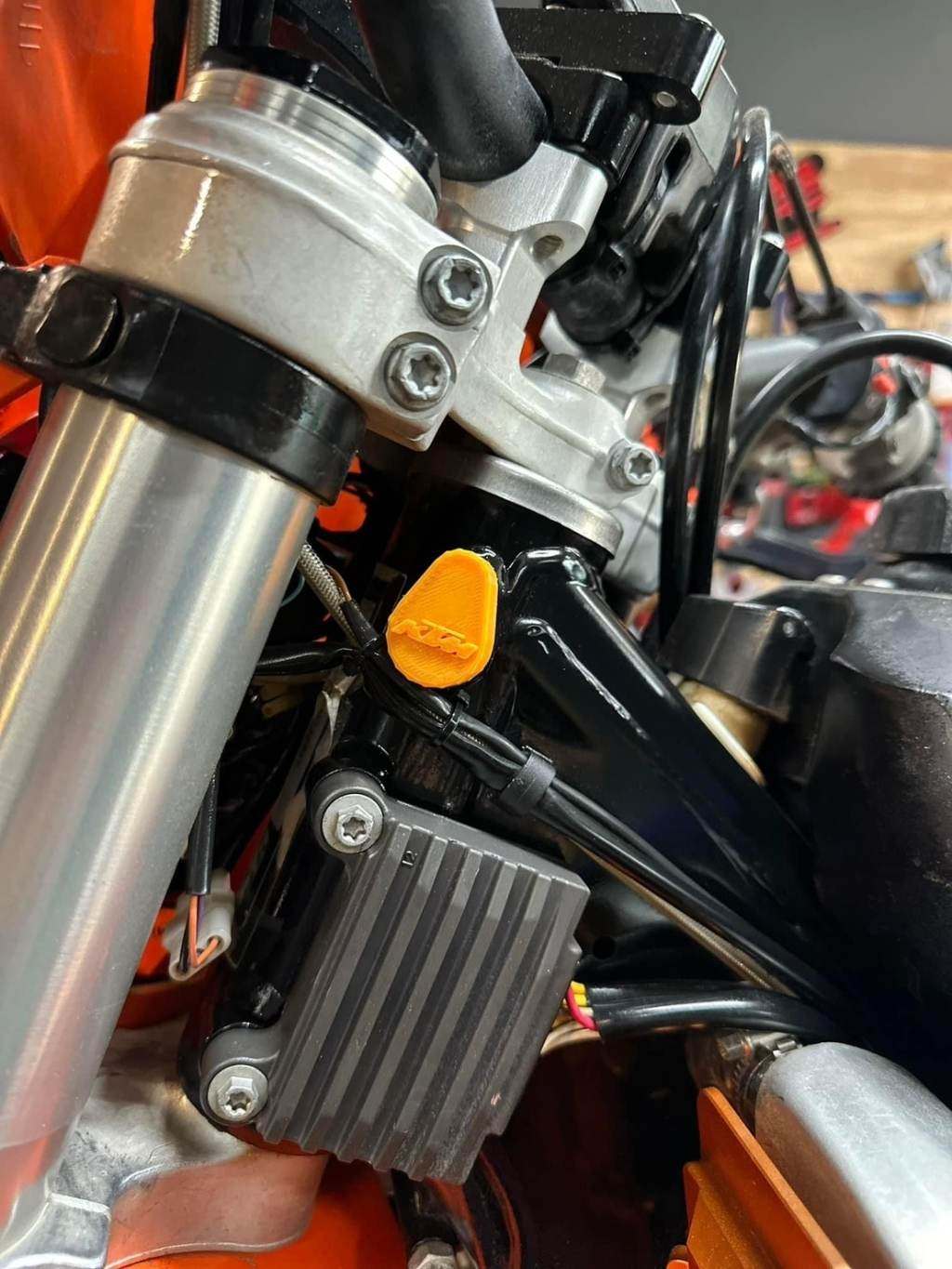 ■注意点※取扱説明書が付属する場合は外国語となります。※輸入商材の為、納期が遅れる場合がございます。あらかじめご了承ください。※画像には他のカラー・商品が含まれています。※メーカー都合により商品の仕様変更がある場合がございます。ご了承くださ...