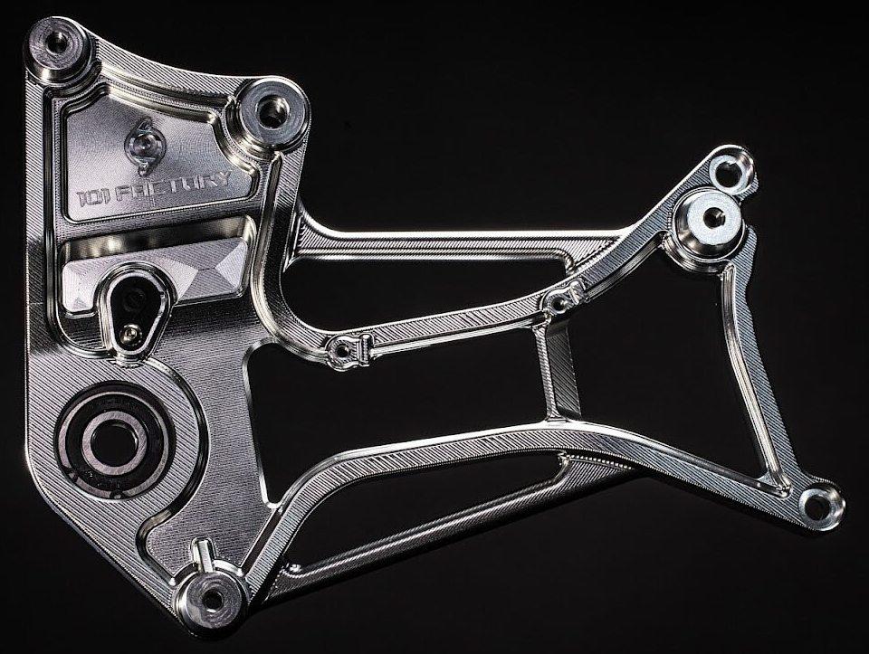 ■商品概要【適合】GTS／GTV 300 (ABS)【素材】6061アルミニウム【仕上げ】アルマイト／ゴールド■詳細説明・GTシリーズ用フルCNCロッカーアーム・17KGの高強度アルミプレート全体が一体化されている・絶対的な見た目の美しさと...